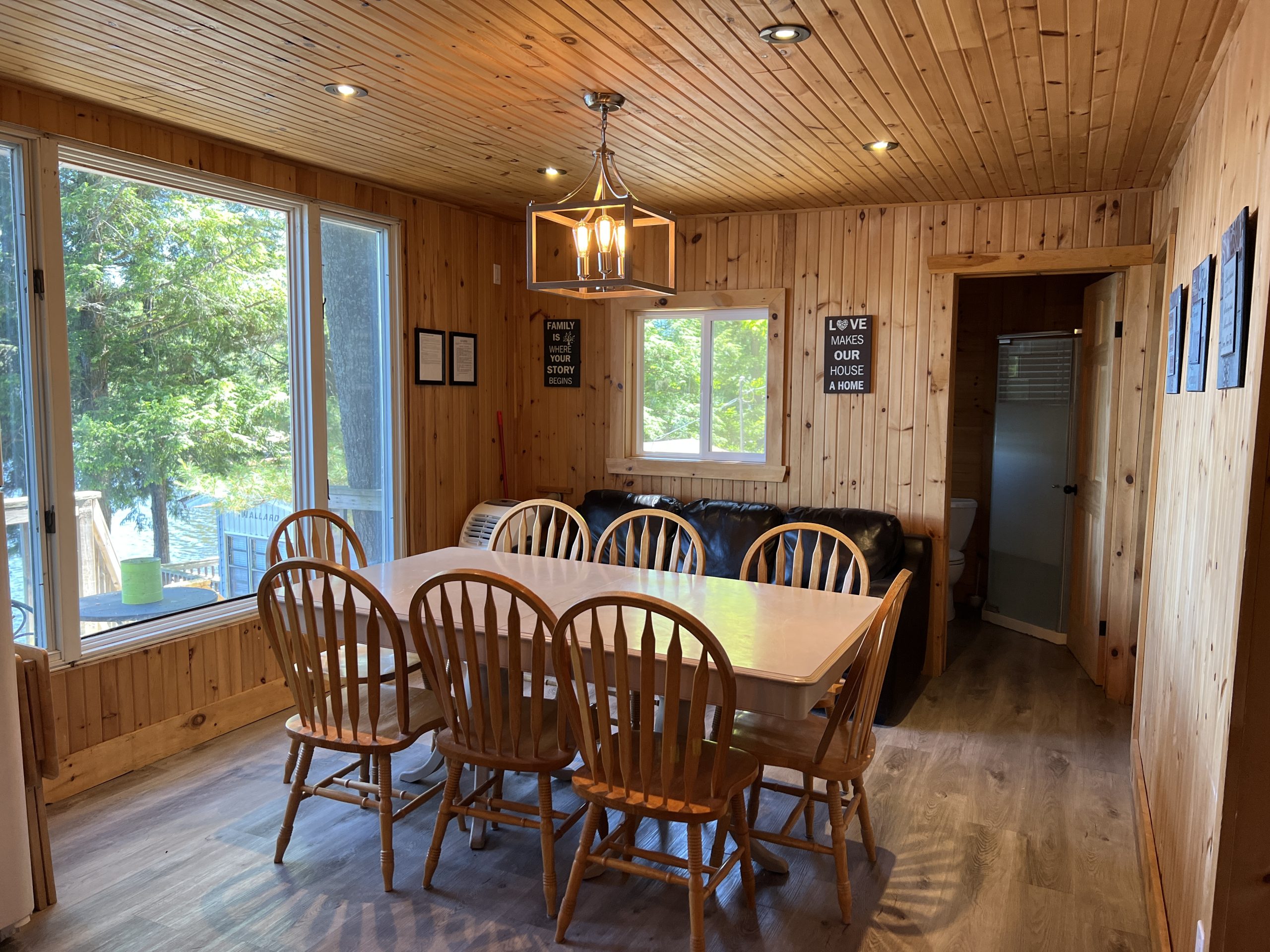 Sunrise - 3 Bedroom - Forest Rock Resort