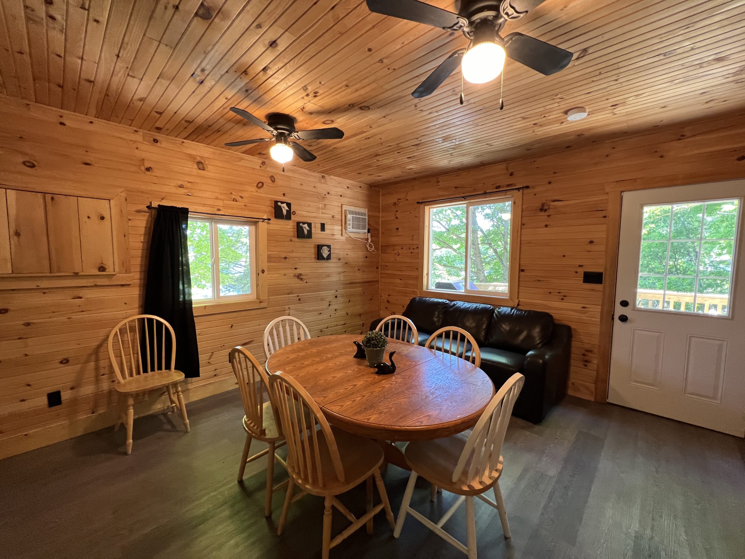 Rockhaven - 3 Bedroom - Forest Rock Resort