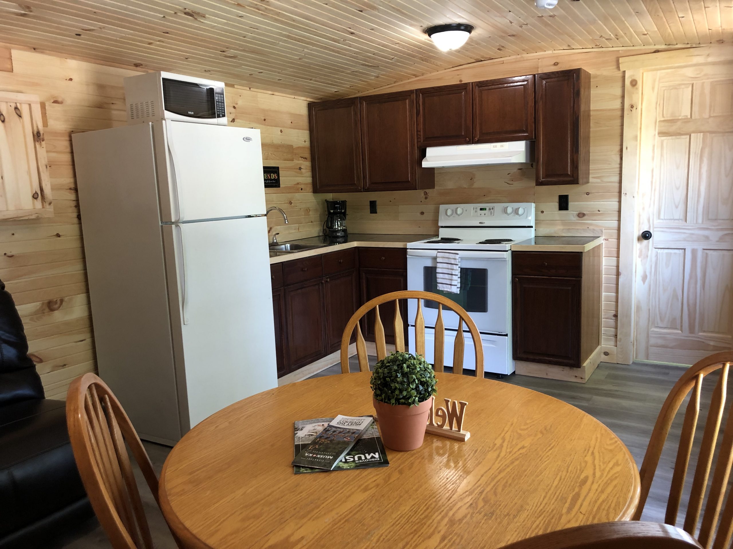 Lakeside - 2 Bedroom - Forest Rock Resort