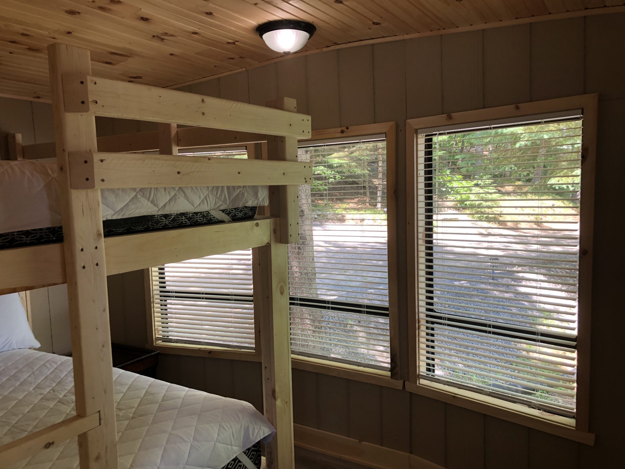 Lakeside - 2 Bedroom - Forest Rock Resort